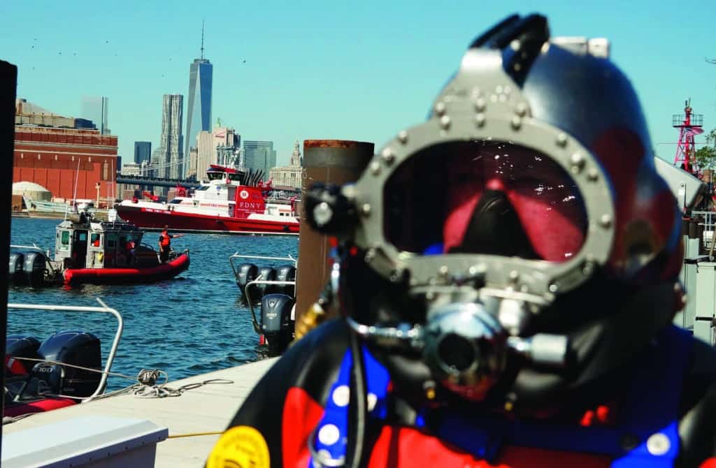 Maintaining the Fleet — The Marine Maintenance Diver Program – FDNY Pro