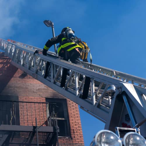 S07, E80 Treating Trapped Patients at a Building Collapse with FDNY ...